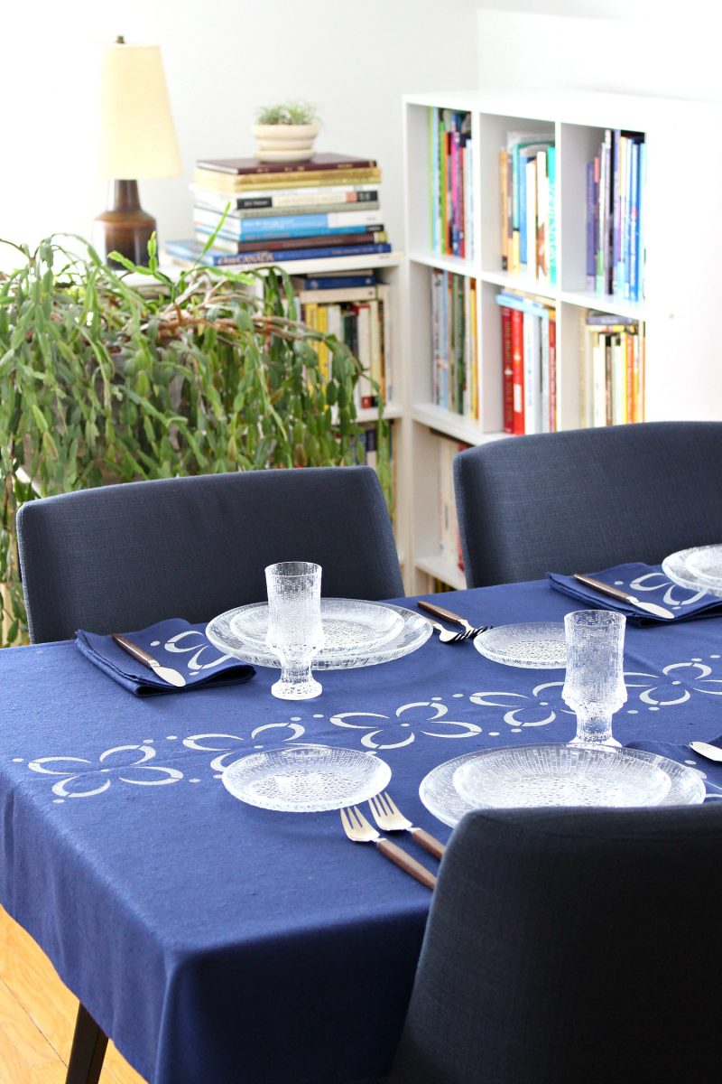 DIY Stenciled Fabric | How to Stencil Fabric | Dans le Lakehouse
