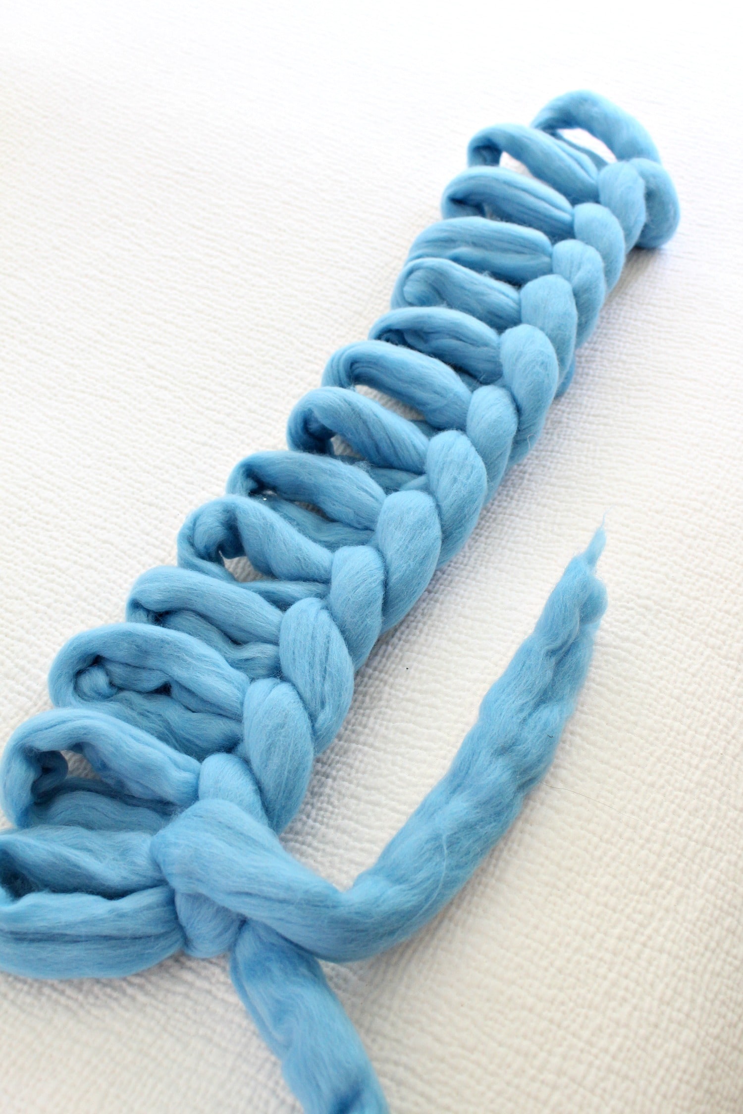 DIY Arm Knit Blanket | Arm Knitting Tips & Tricks | Dans le Lakehouse