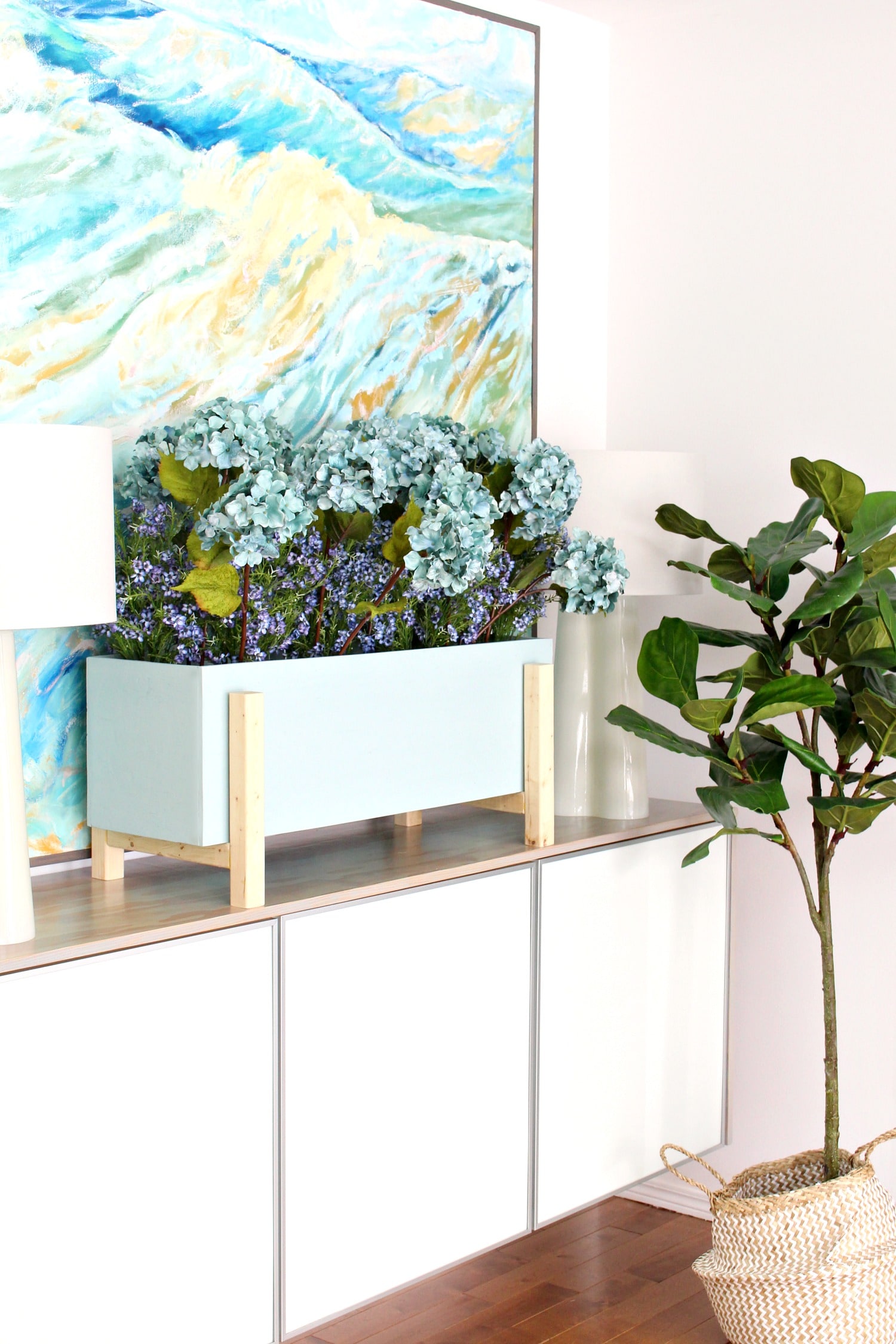 Modern DIY Planter Box for Faux Plants | Dans le Lakehouse