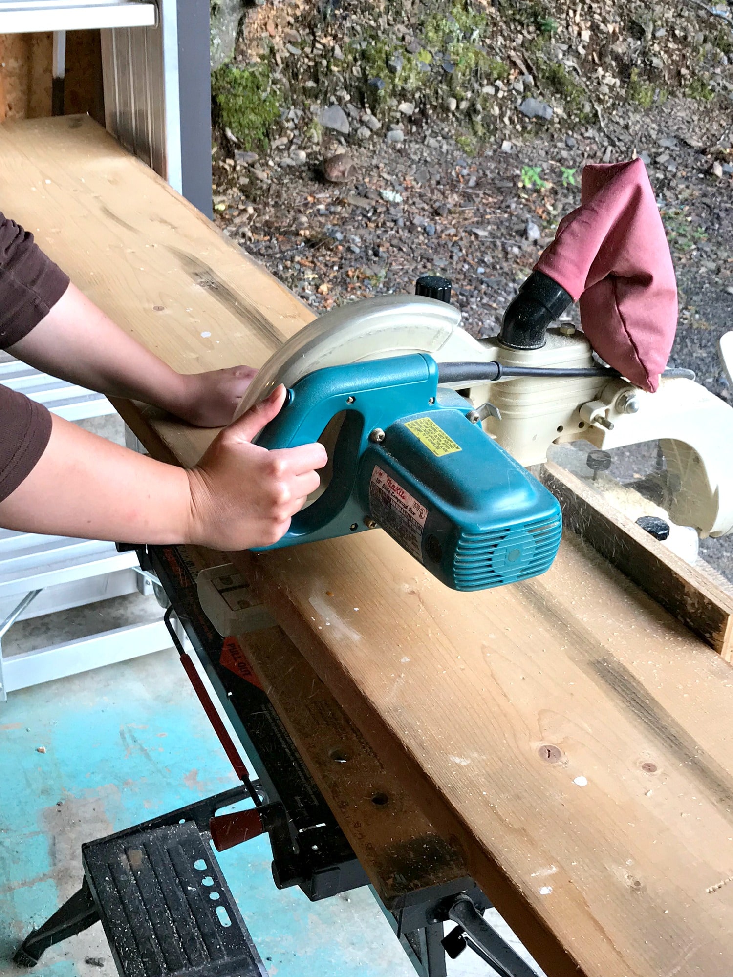 Beginner DIY Wood Bench Project for Outdoors | Dans le Lakehouse