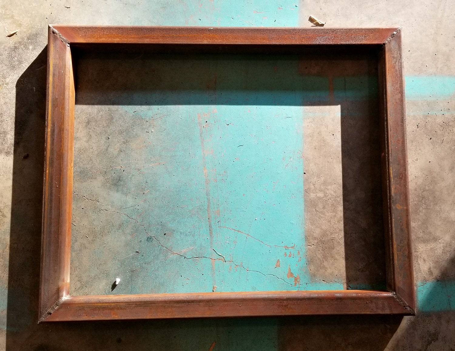 DIY Live Edge Table with Welded Chain Legs | Dans le Lakehouse