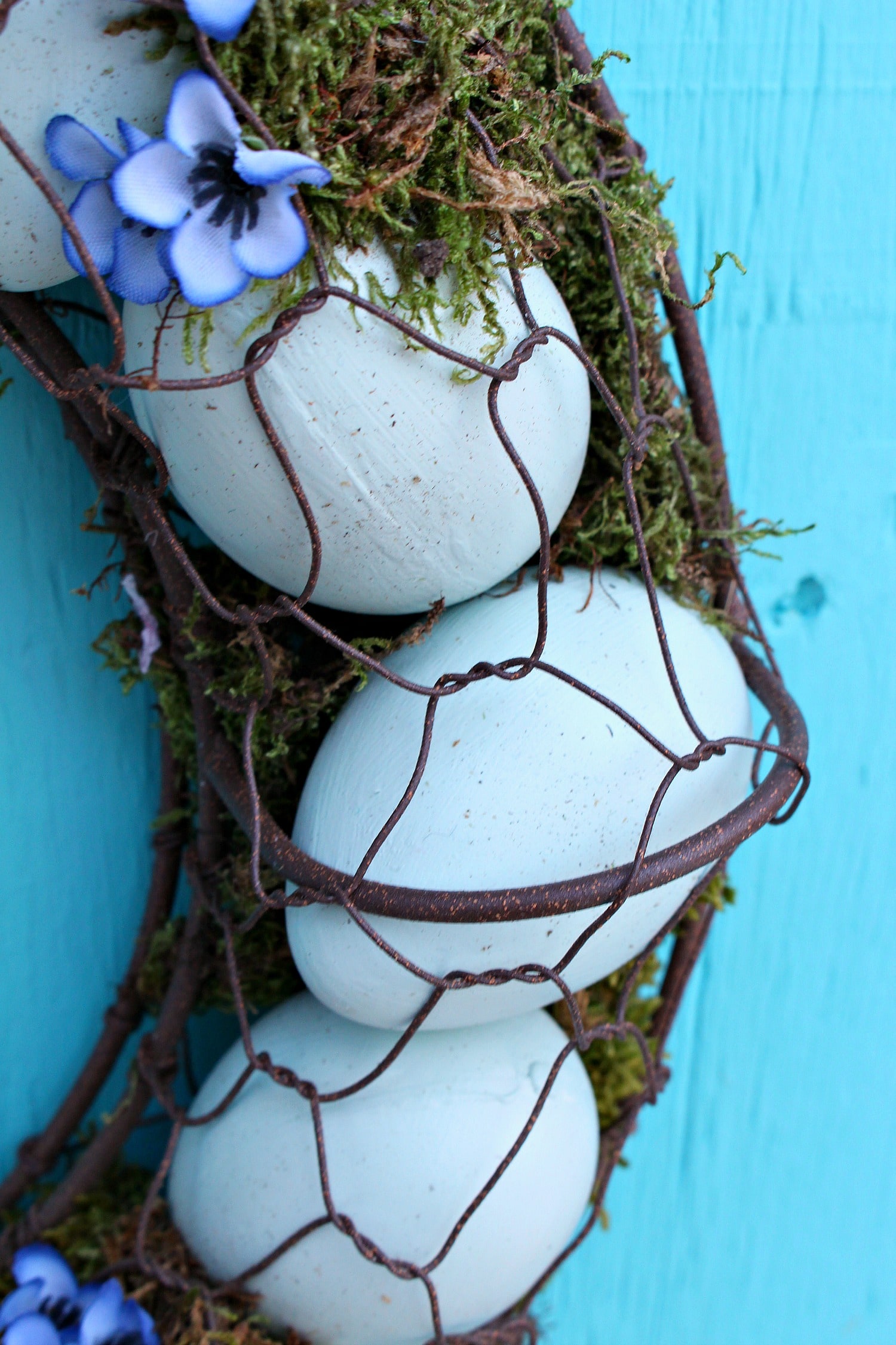 DIY Egg Wreath Idea for Spring | Dans le Lakehouse