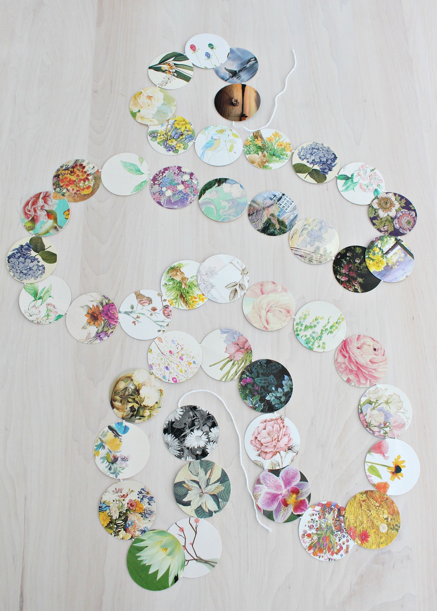 DIY Recycled Card Garland for Spring | Dans le Lakehouse