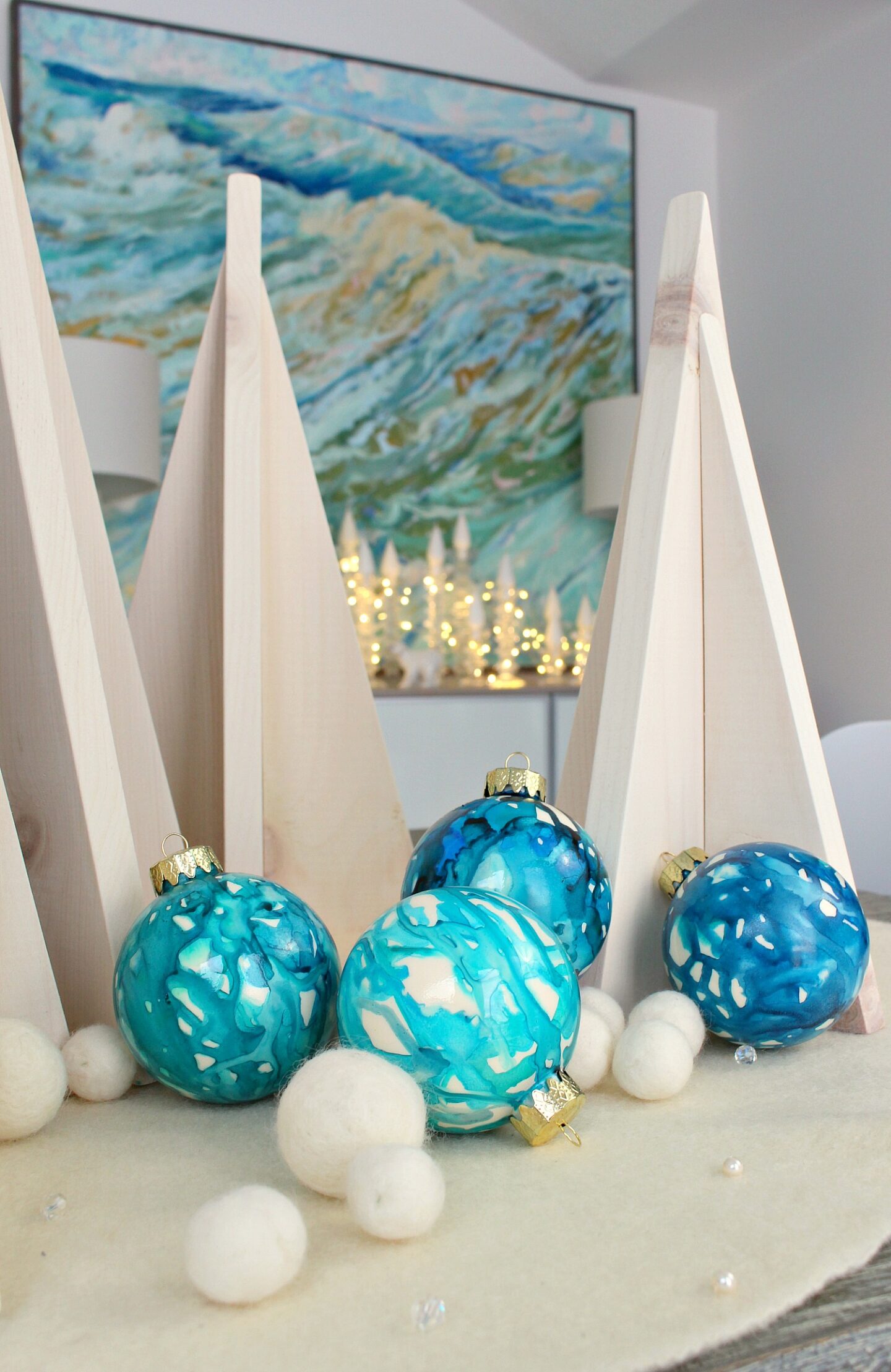 DIY Alcohol Ink Christmas Ornaments | Dans le Lakehouse