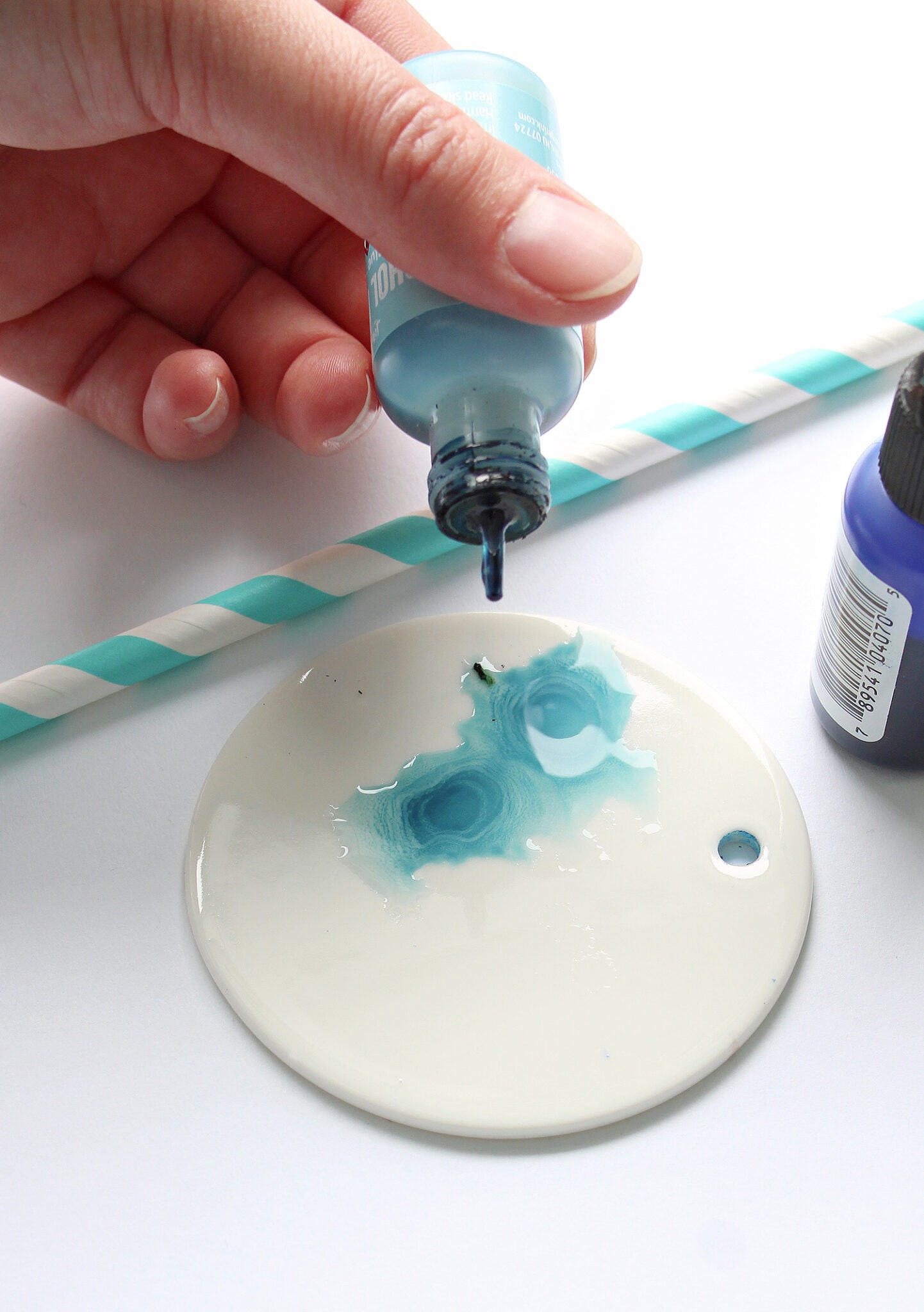 DIY Alcohol Ink on Ceramic Ornaments | Dans le Lakehouse