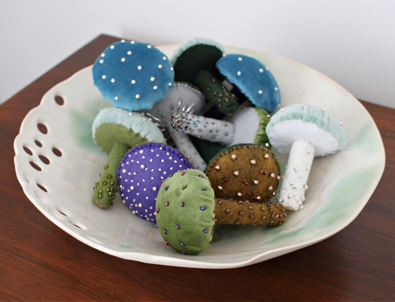 DIY Fabric Mushrooms (Velvet + Felt) | Dans le Lakehouse