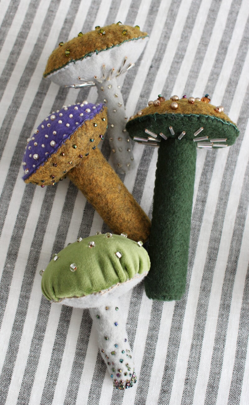 DIY Fabric Mushrooms (Velvet + Felt) | Dans le Lakehouse